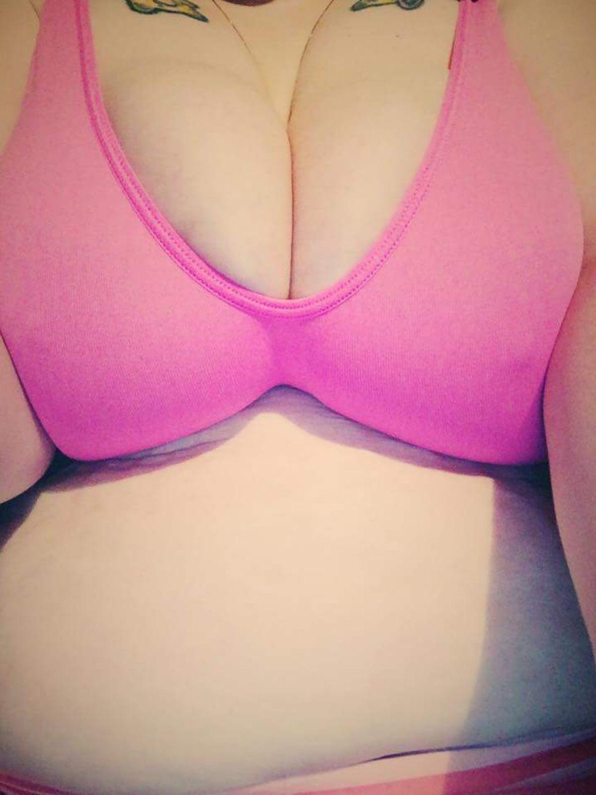 Wanna rub my belly? | Scrolller