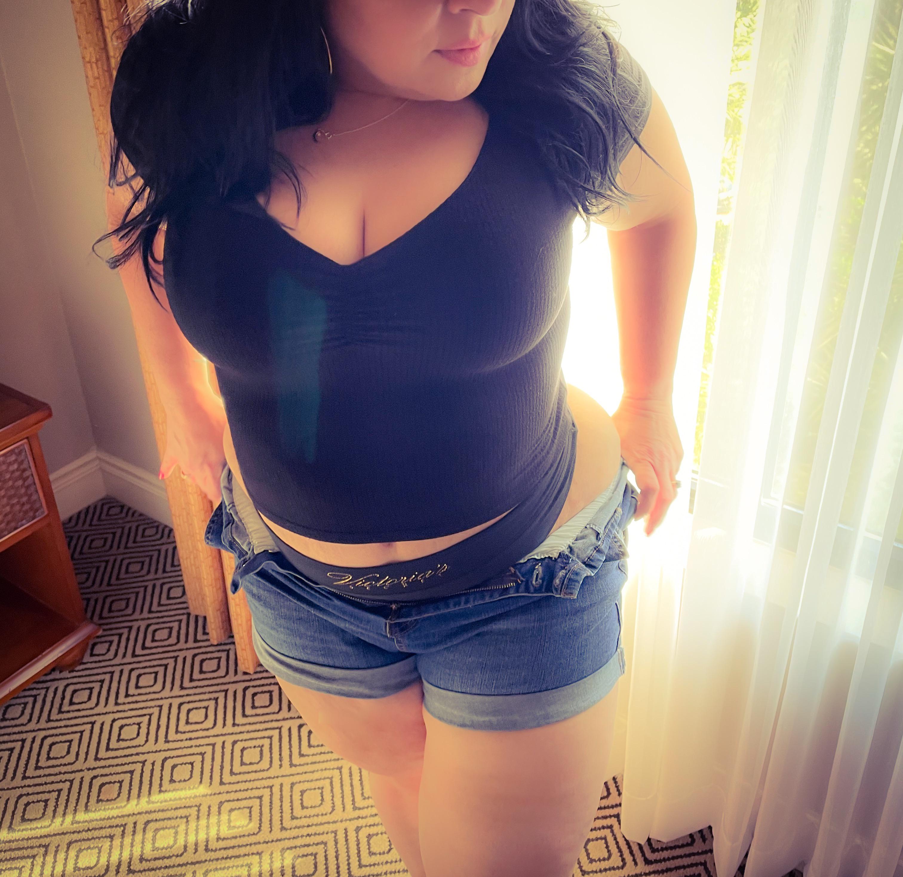 Want to see more? - 42 female | Scrolller