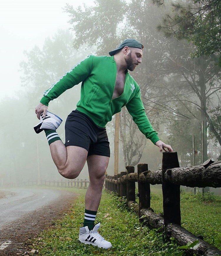 Warming Up The Hamstrings | Scrolller