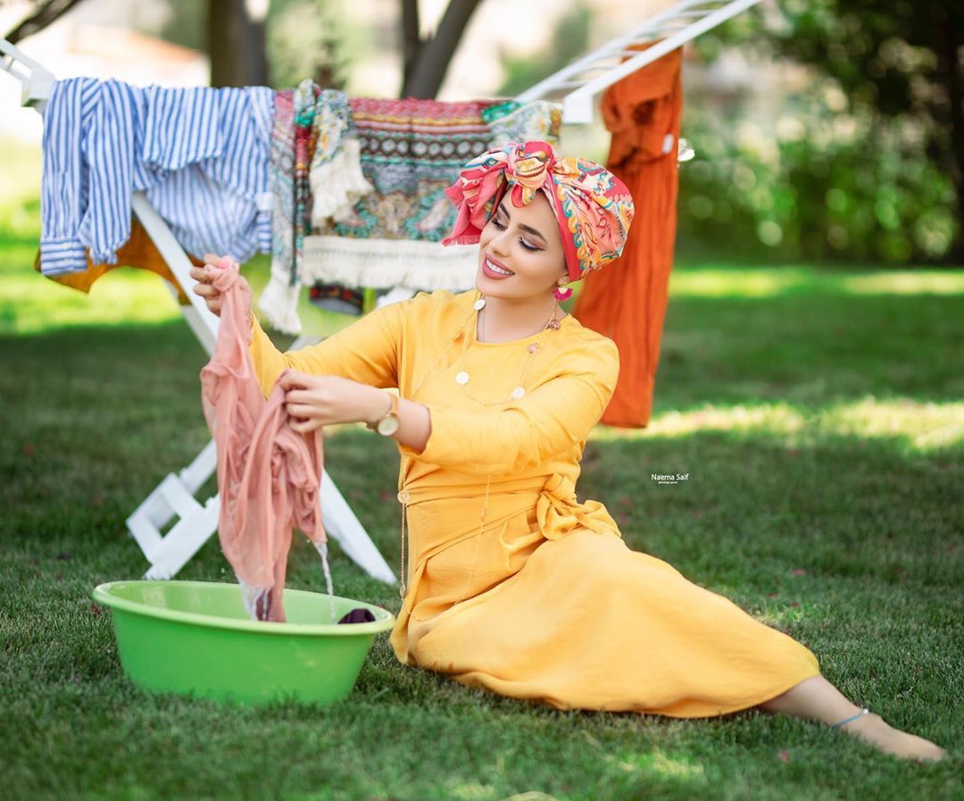 Washing the laundry | Scrolller