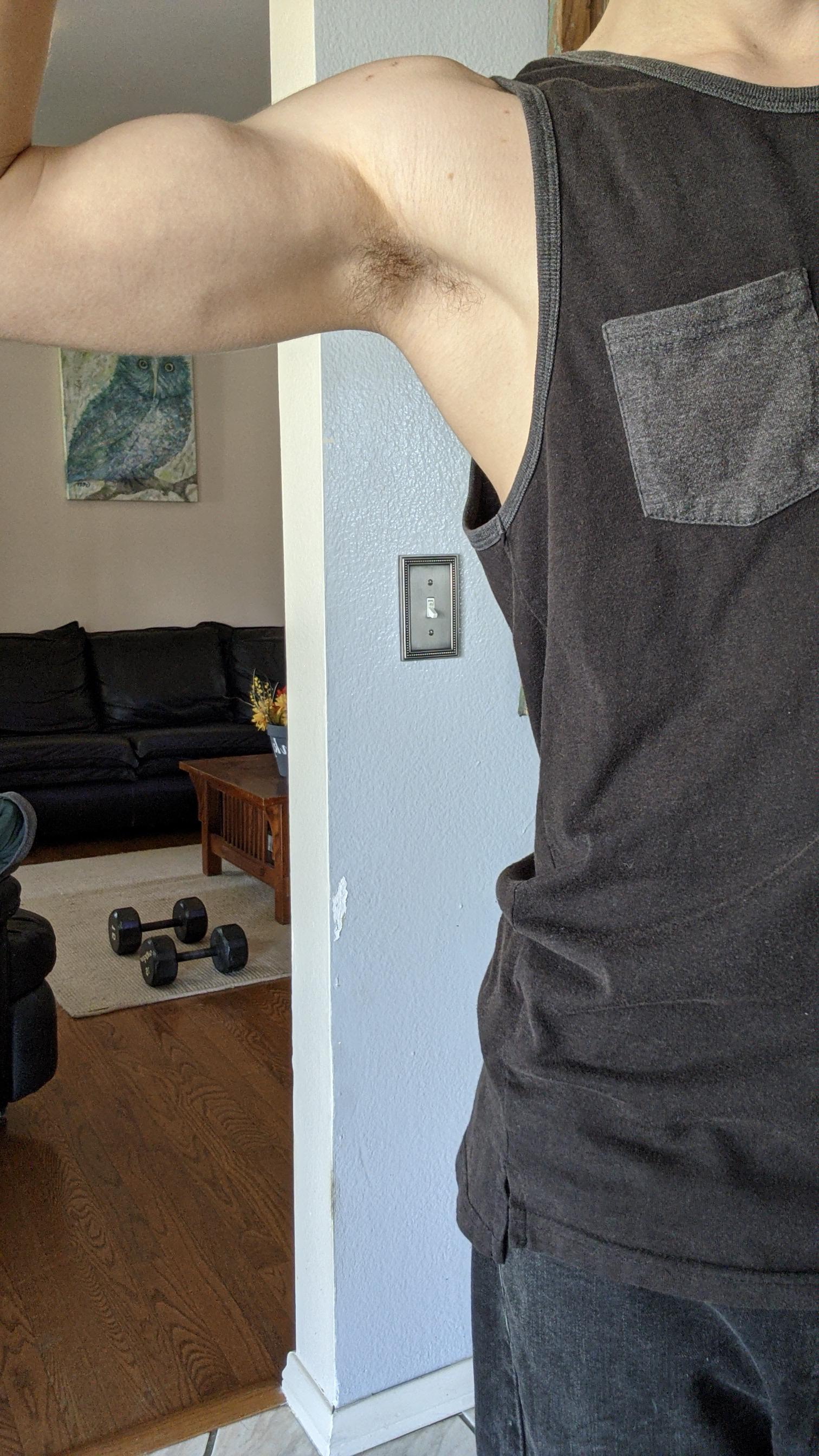 wearing my favorite black tank...plus easy access :P | Scrolller