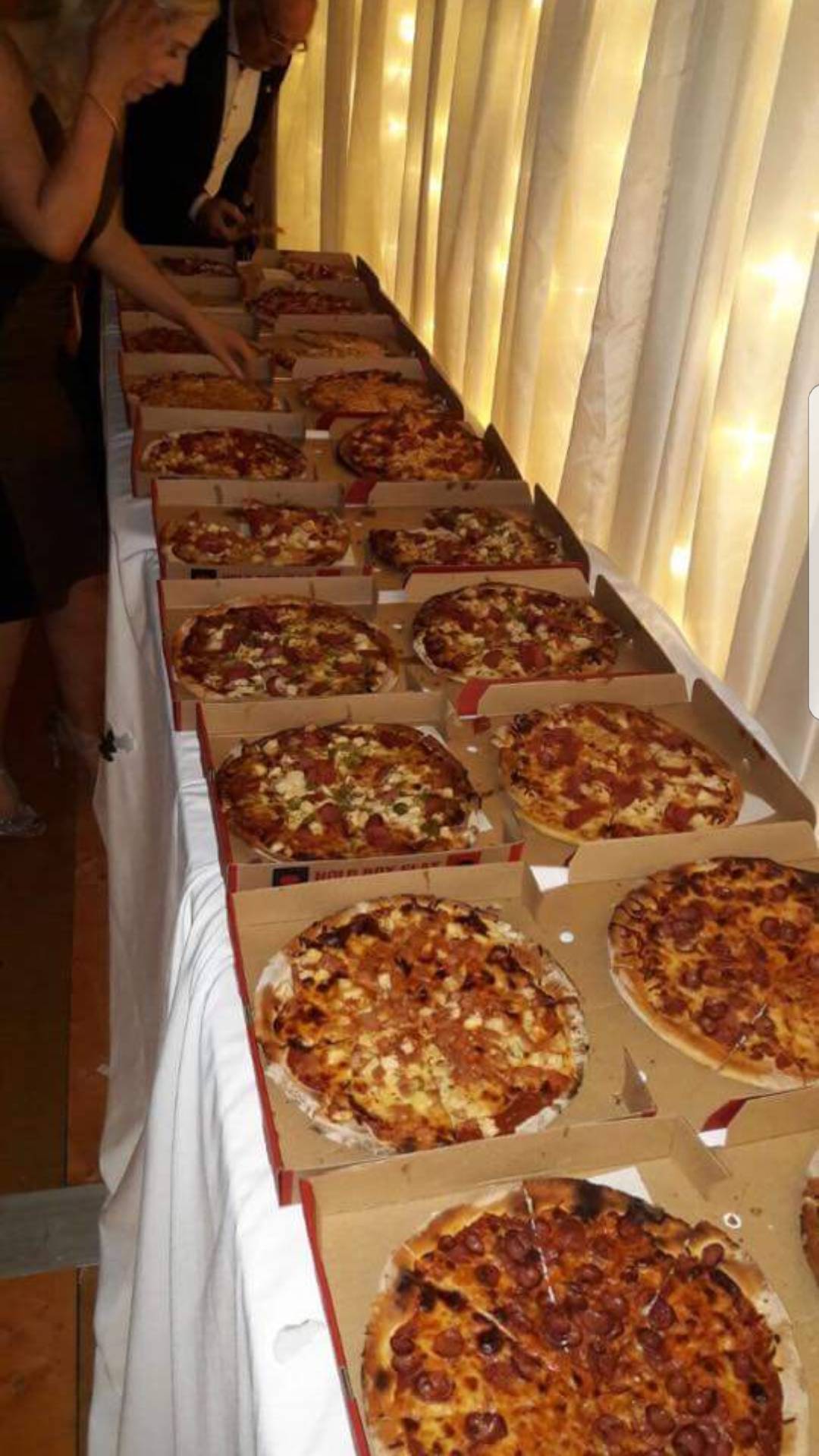 Wedding buffet | Scrolller