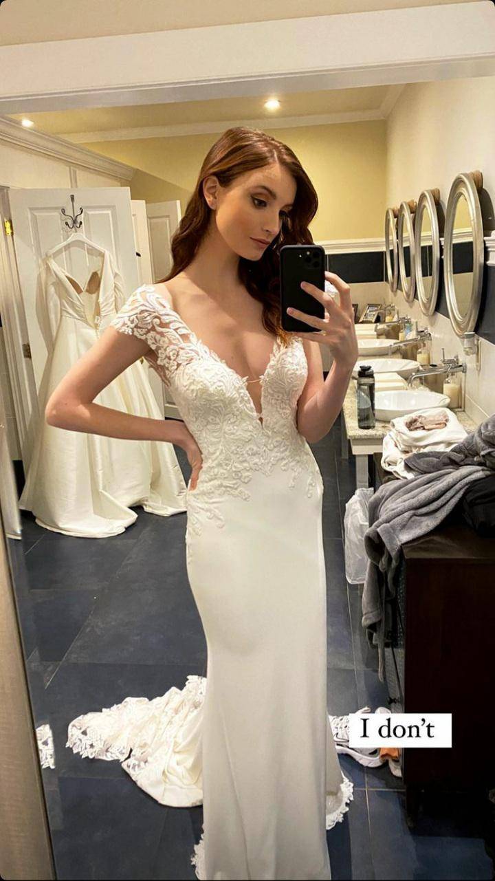 Wedding dress | Scrolller