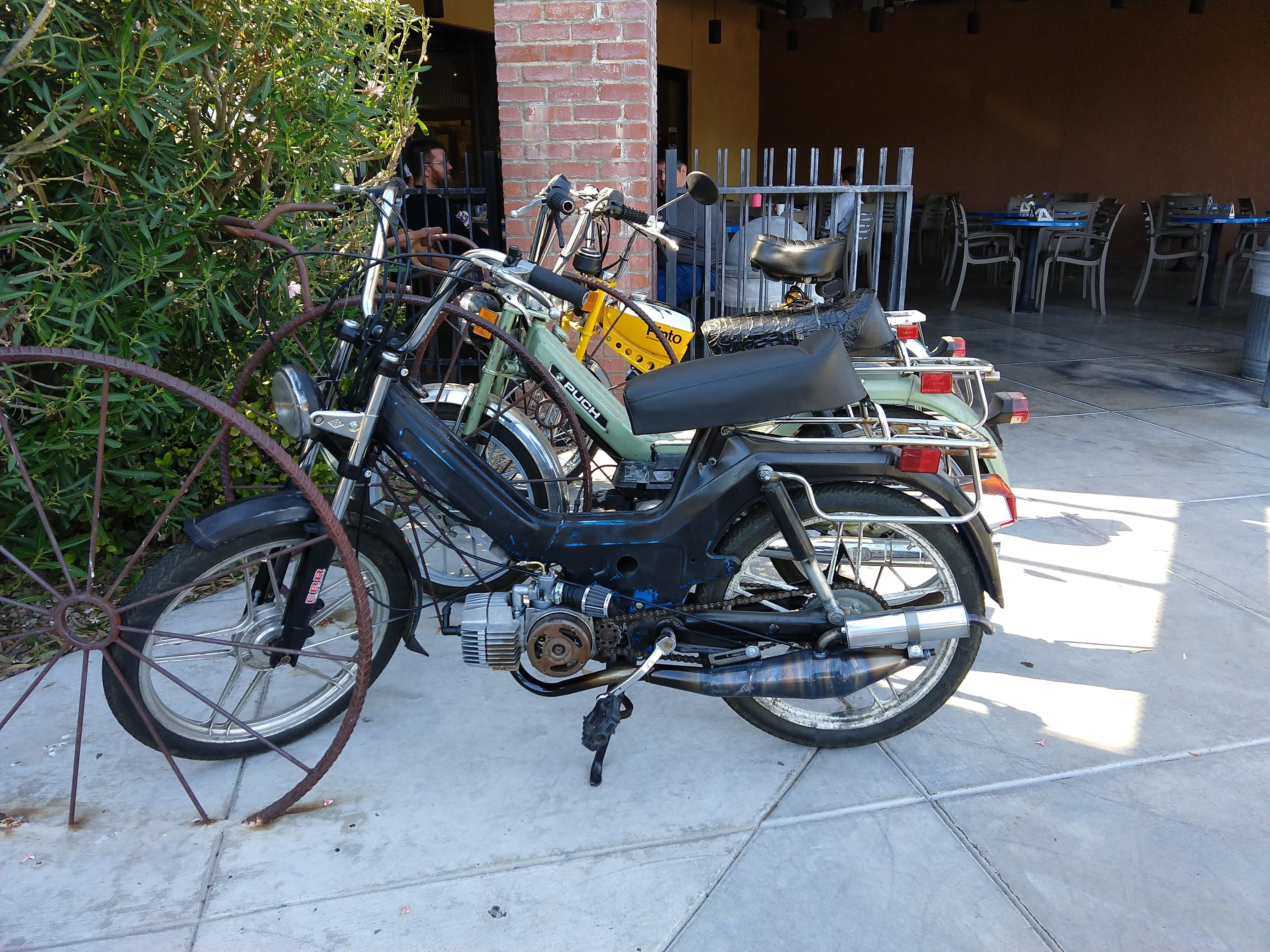 Weekend moped ride | Scrolller