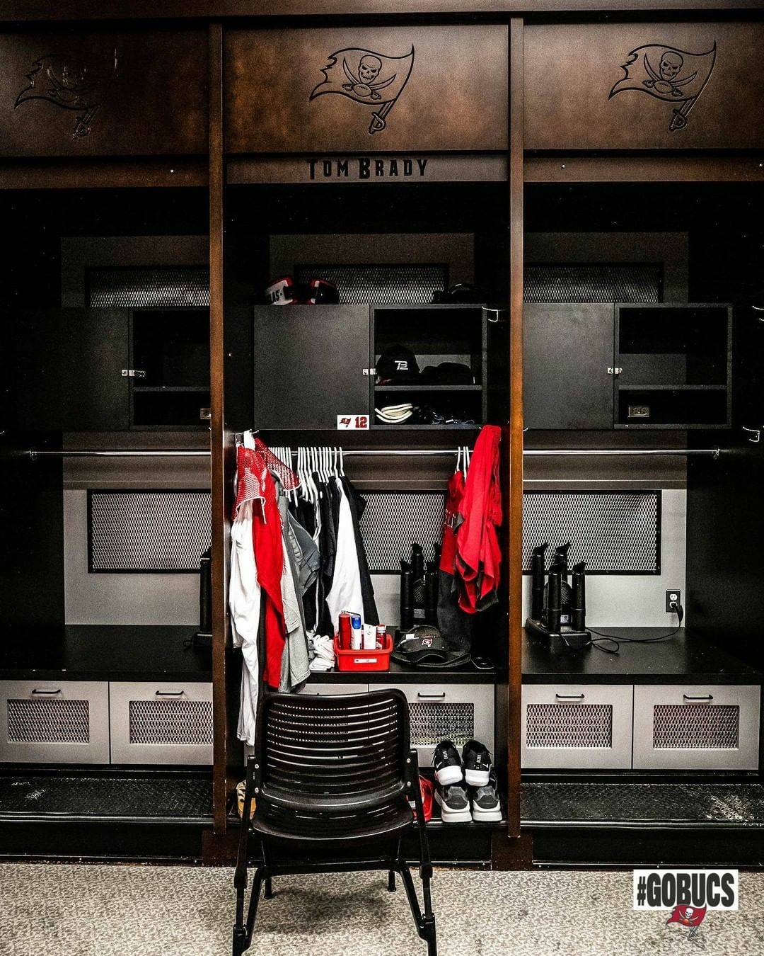 Welcome Home Tom Brady! | Scrolller