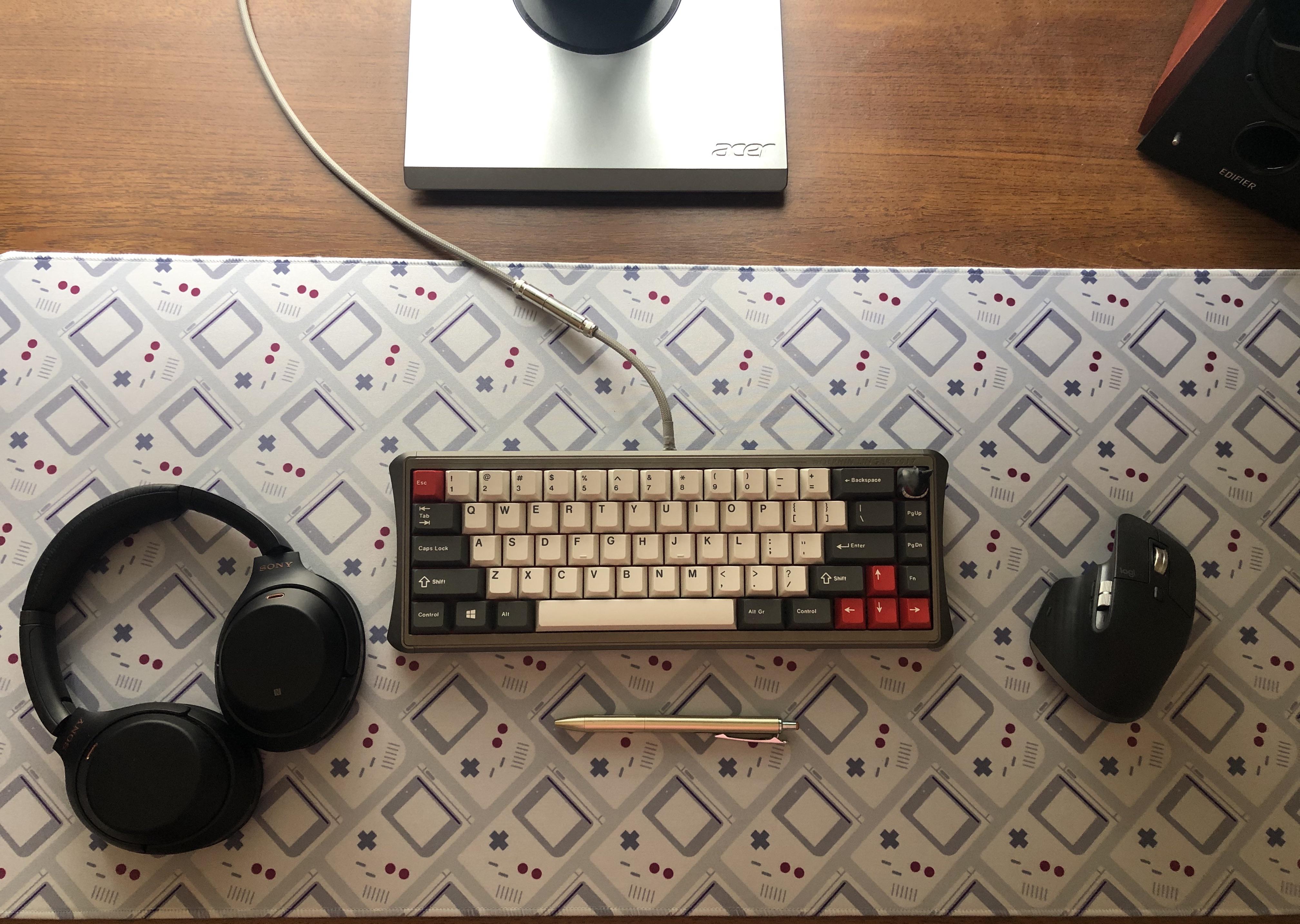 WH1000XM3 | Dolinger | MX Master 3 | Zebra Samsara | Scrolller