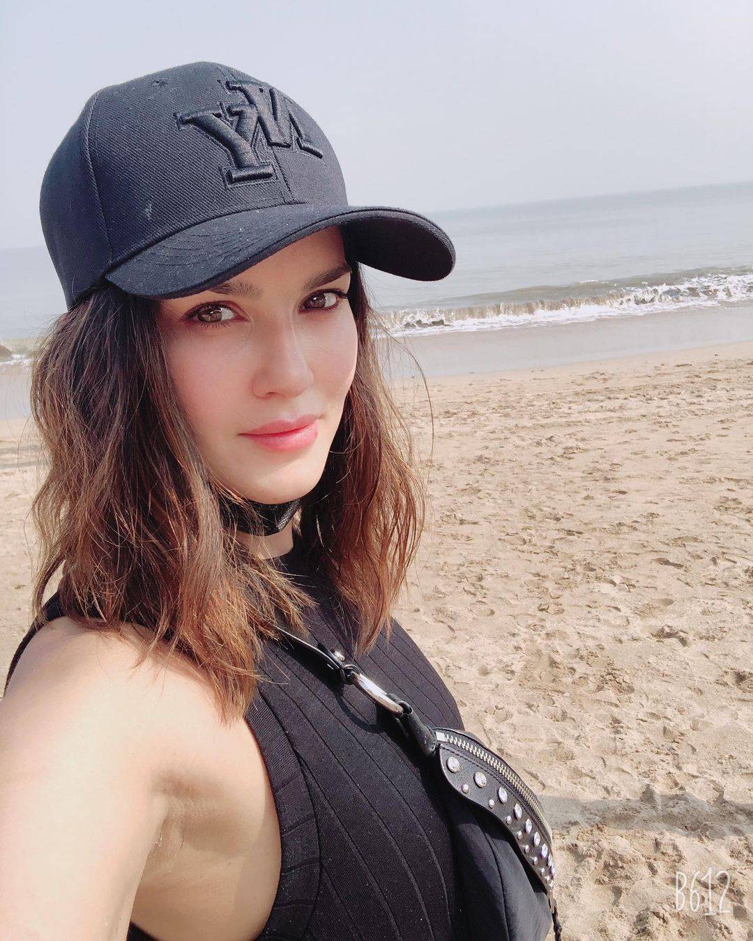 What a beautiful woman ️ Sexy smooth pits..Sunny Leone | Scrolller