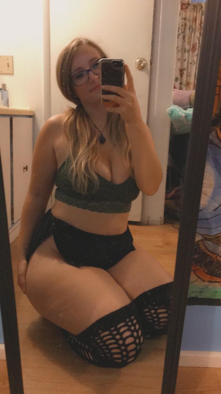 Where’s all the love for chubby girls 😋 | Scrolller