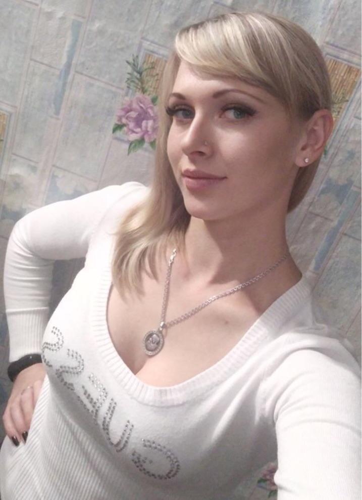 What I look like in normal clothes 😏 | Scrolller