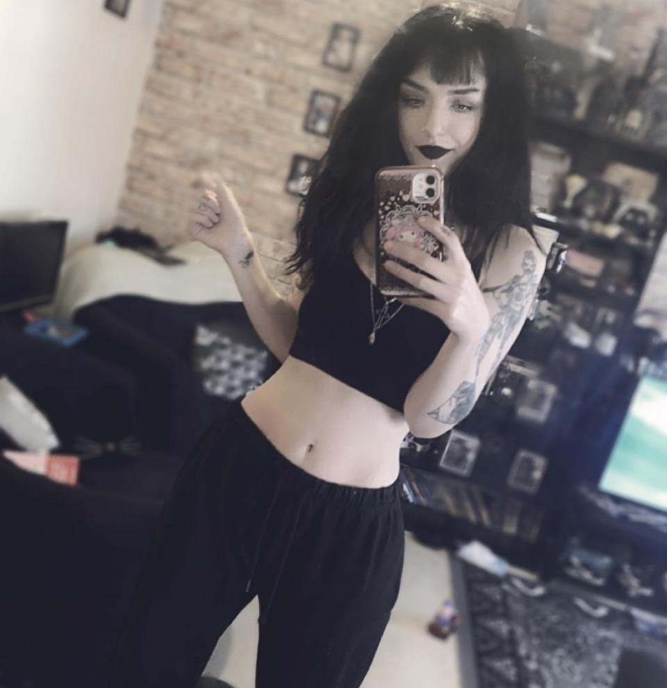 What if we kissed in the graveyard? 🕷 | Scrolller