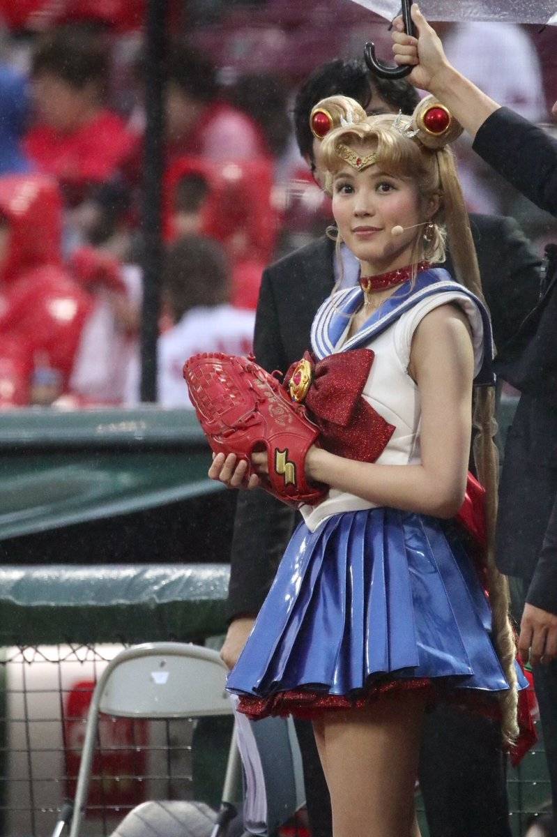 What is her pitching average caw caw. | Scrolller