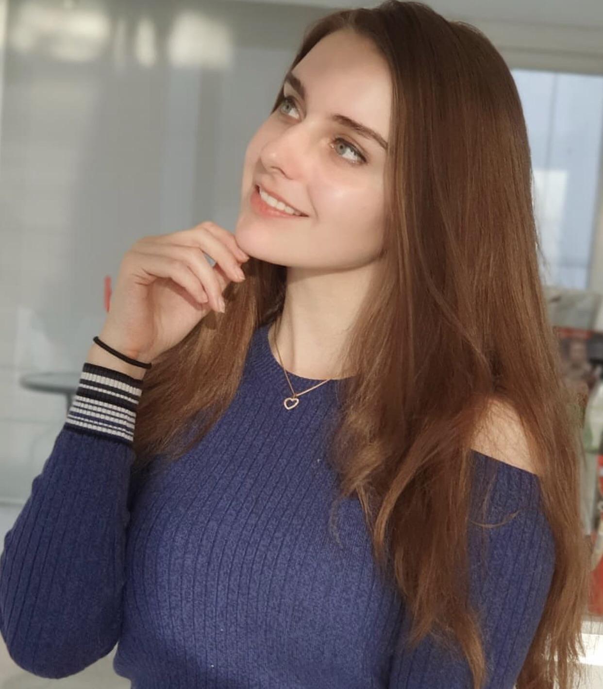 What she thinking about? | Scrolller