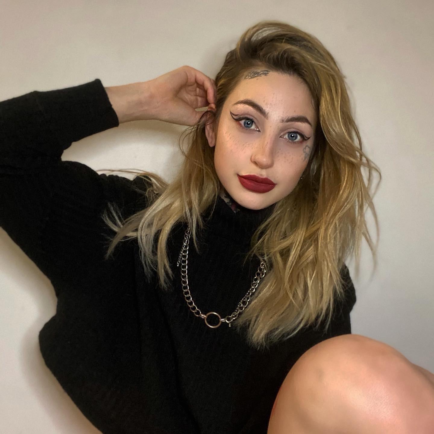 😈 what would you call me | Scrolller