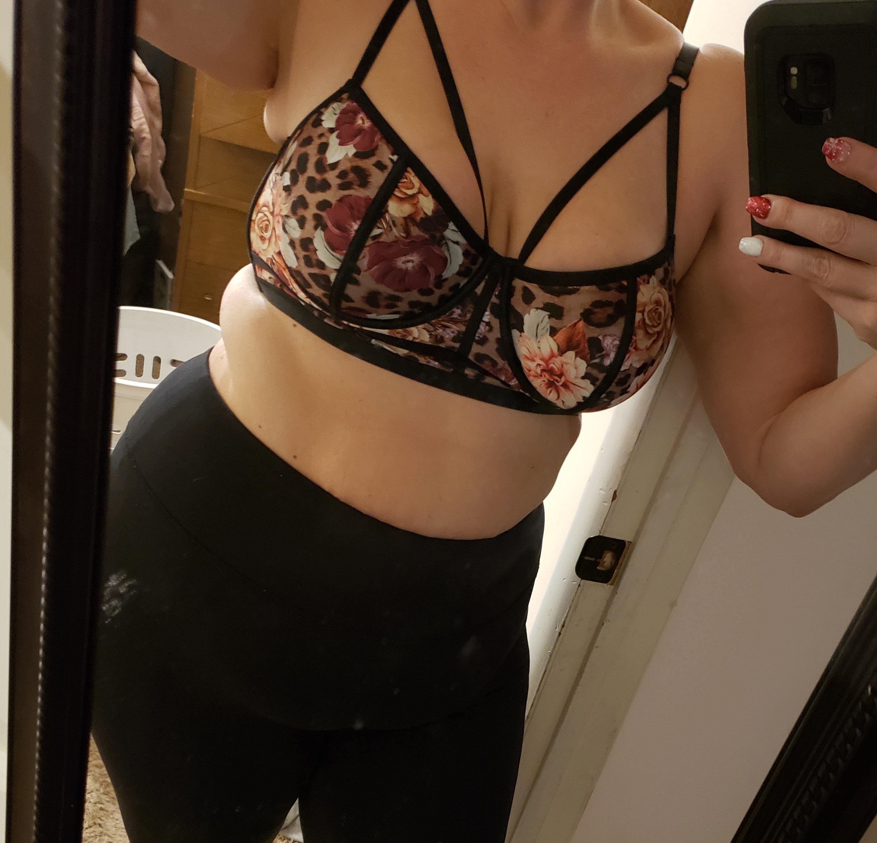Whatcha think of the new bra?? | Scrolller