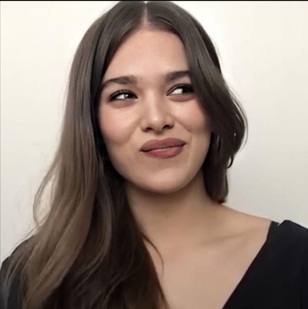 What's she thinking ? | Scrolller