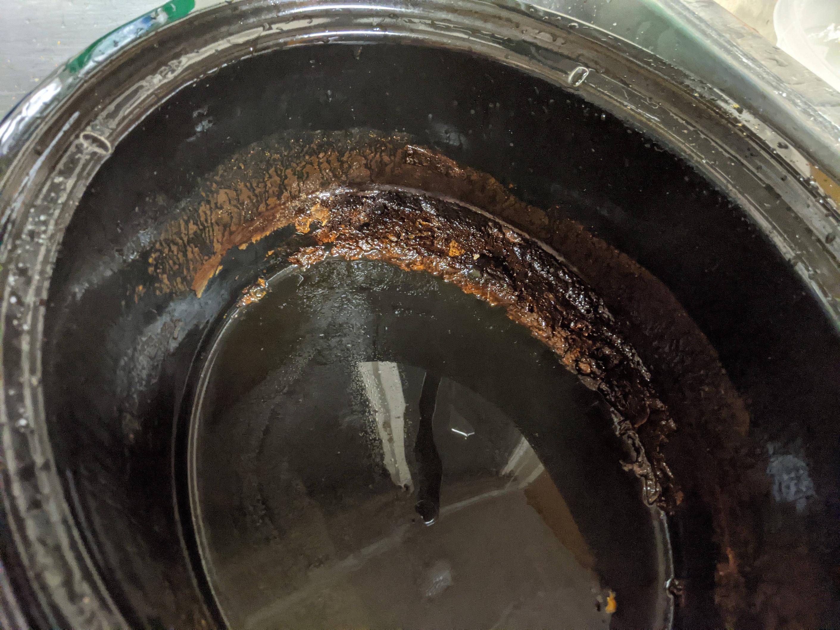 What's the best way to get burnt butter chicken off a crockpot? | Scrolller