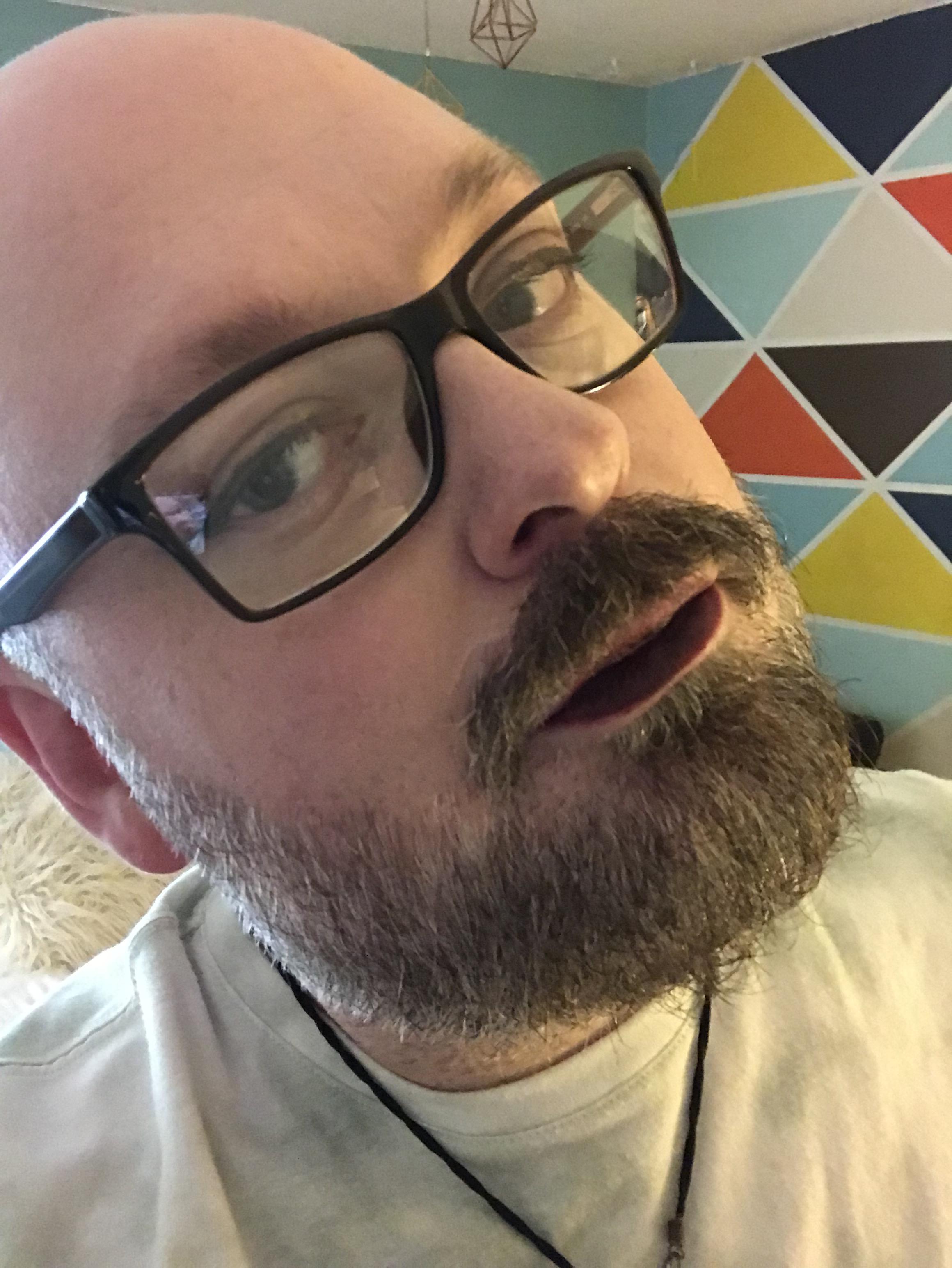 Whattup Hunnies Scrolller