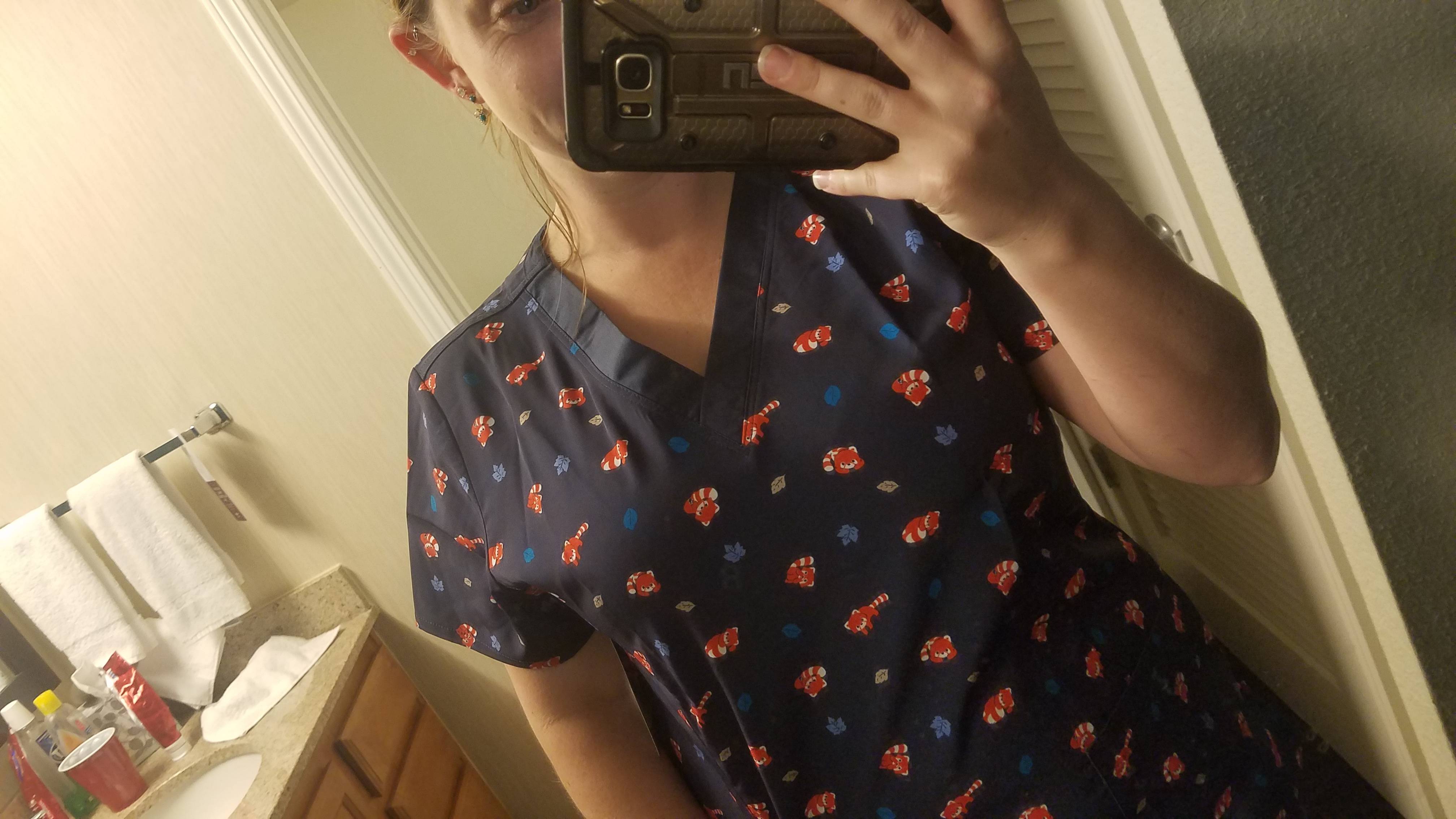When your fun scrubs FINALLY come in the mail!! | Scrolller