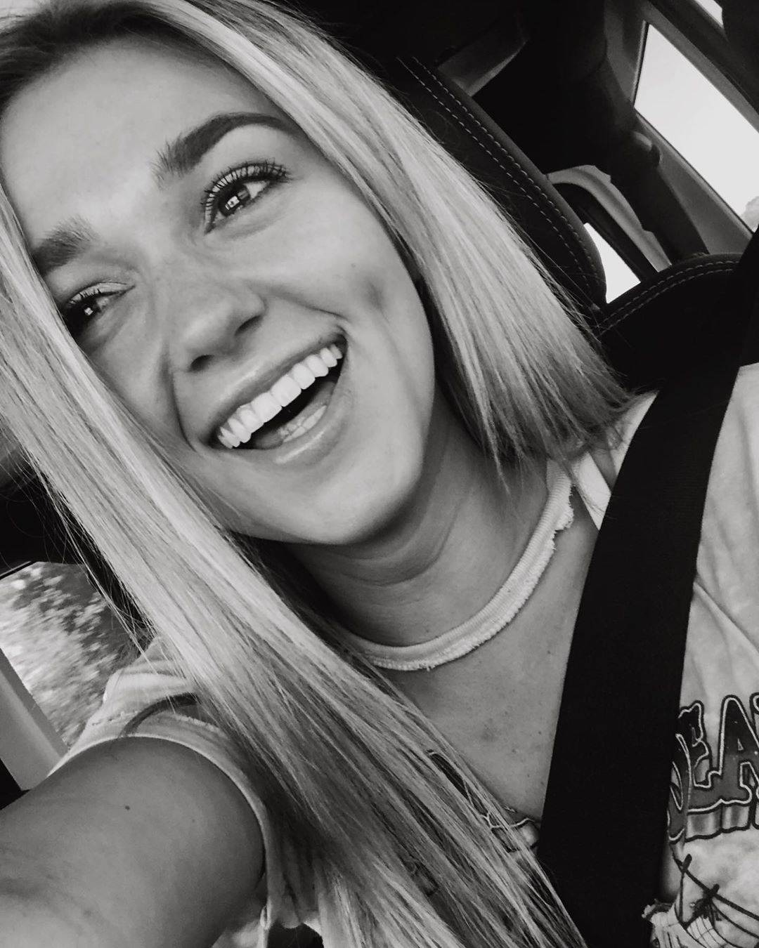 Which is better, her eyes or that dimple? | Scrolller