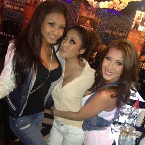 Which would you choose | Scrolller