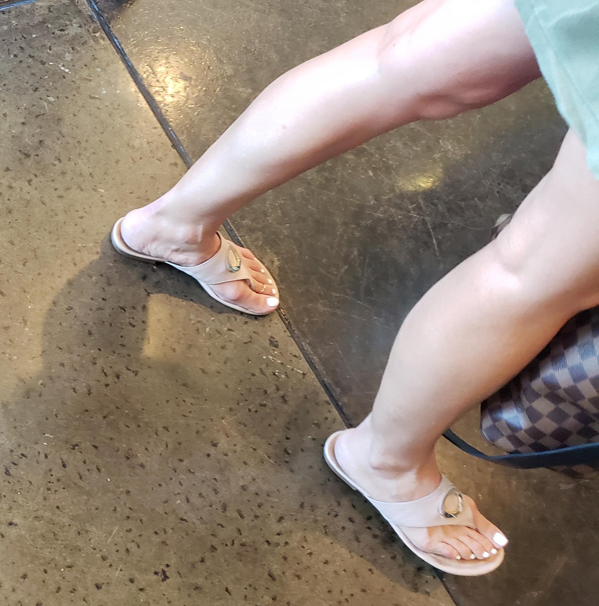 White nails | Scrolller