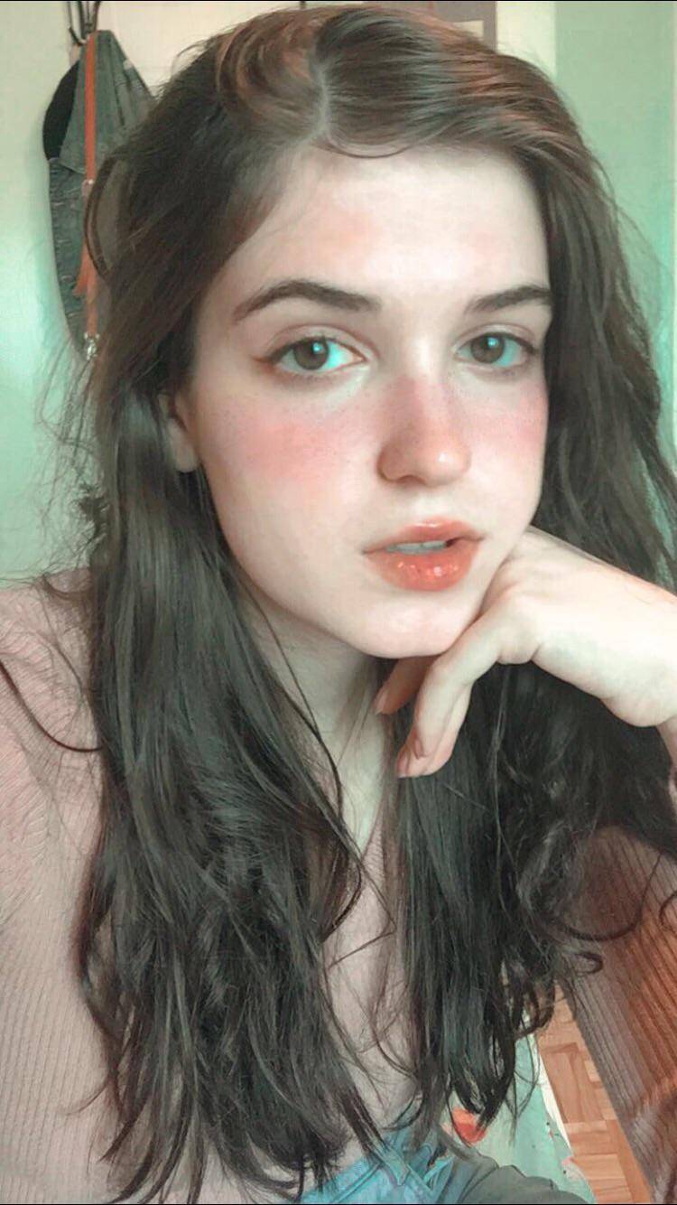 Who am I ? | Scrolller