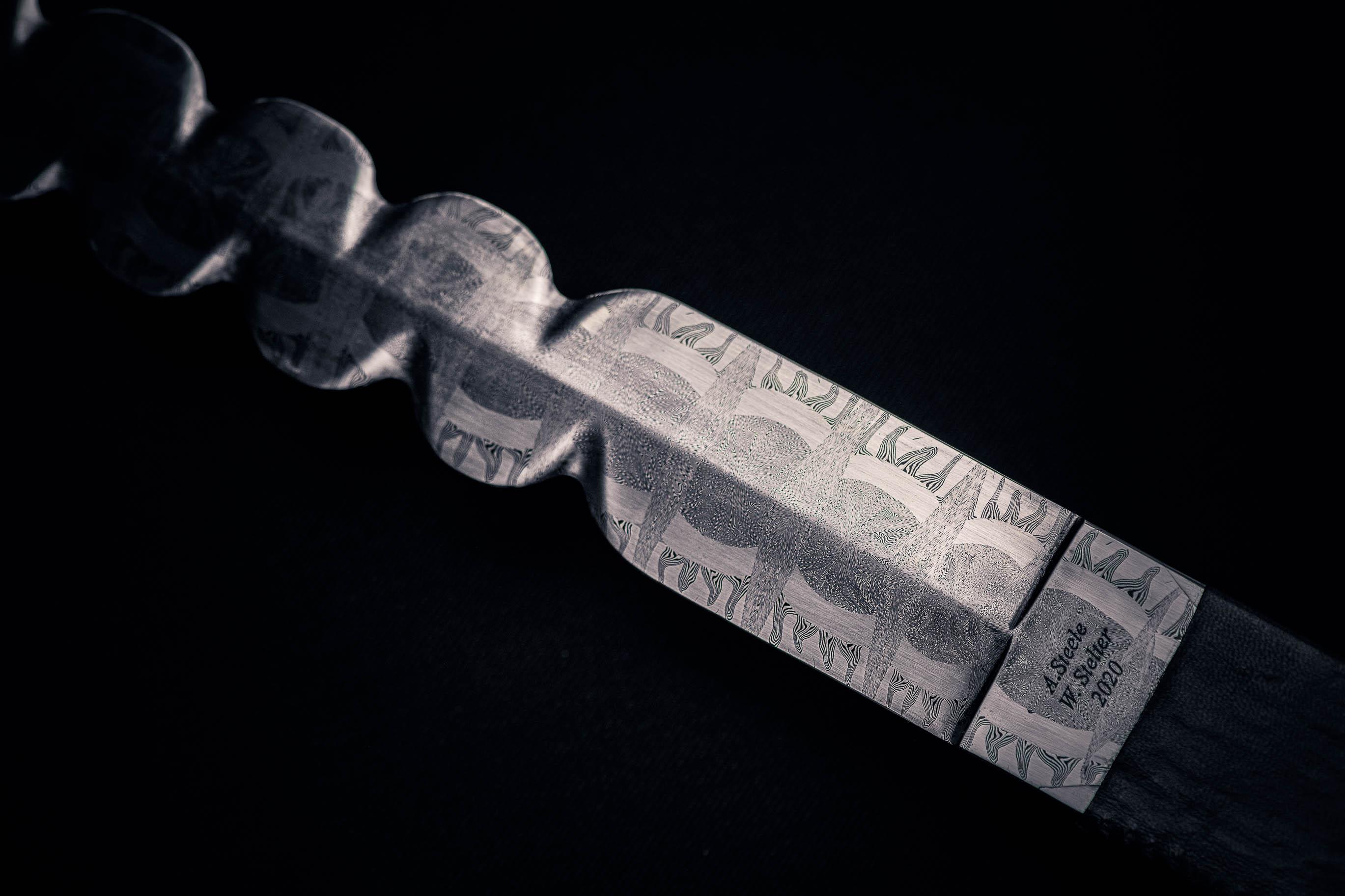 Who doesn't love a beautiful damascus pattern? | Scrolller