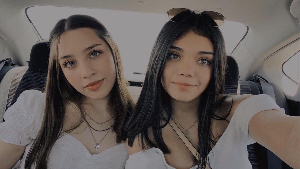 Who is cuter? [2] | Scrolller