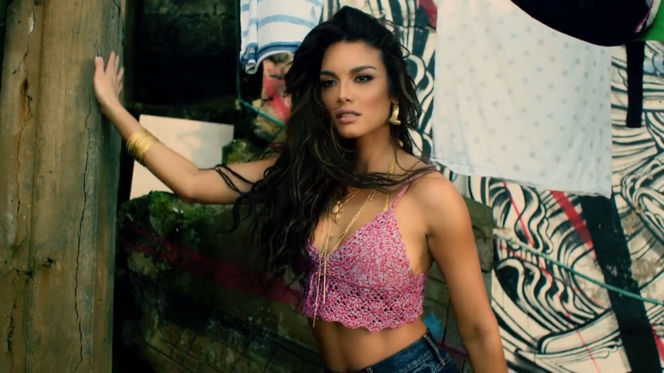 Who is the girl from Luis Fonsi music video, despacito ? | Scrolller