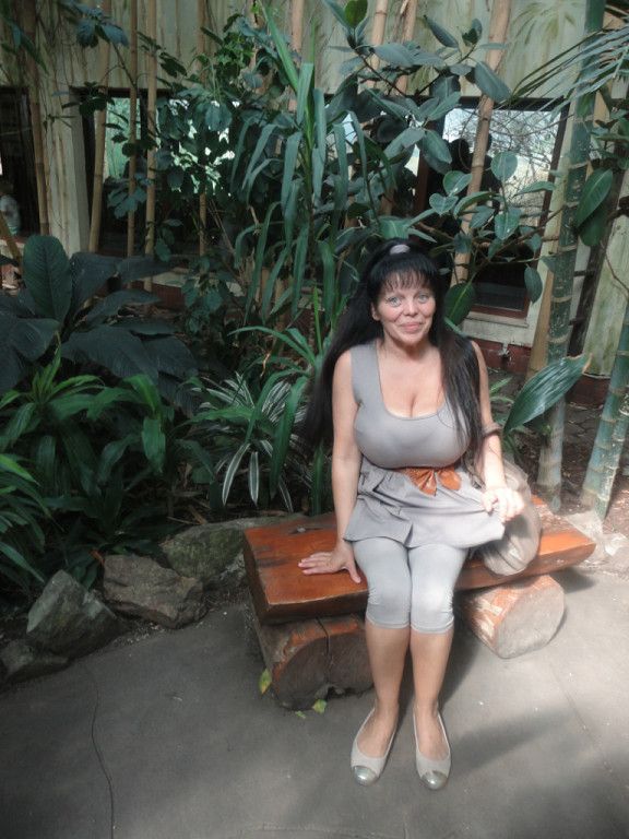 Who is this mega-busty MILF? | Scrolller