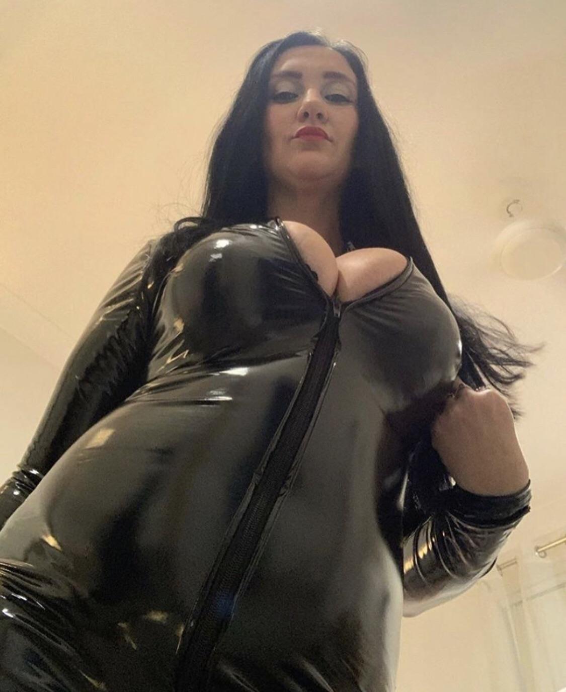 Who’s in to being my new sissy | Scrolller