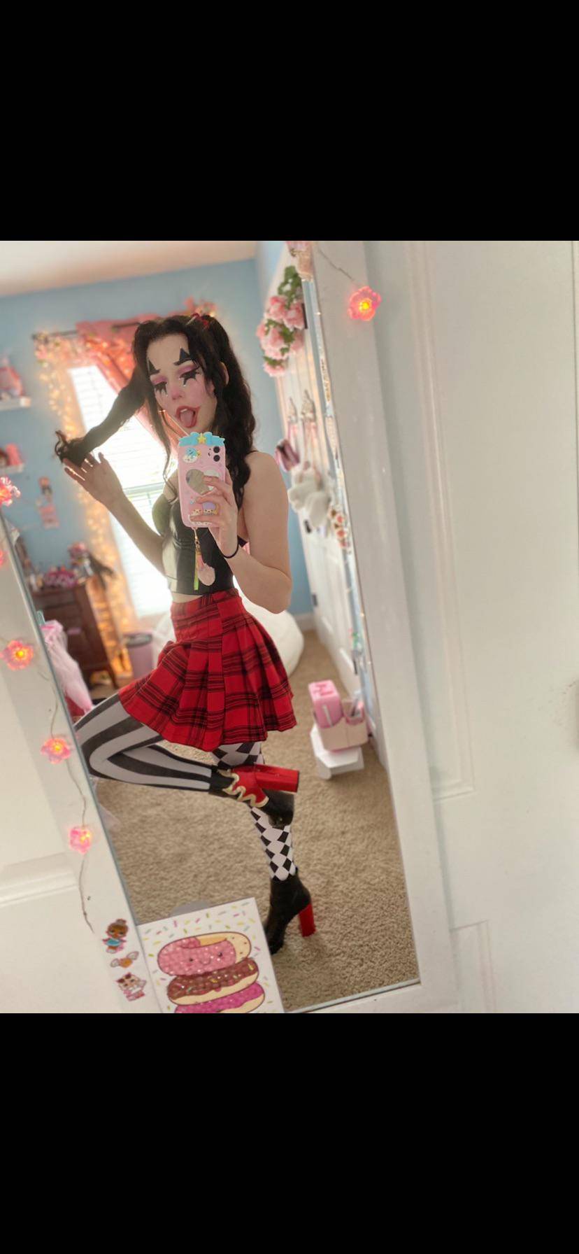 Who wants a little off brand Harley Quinn? (Done by yours truly) | Scrolller