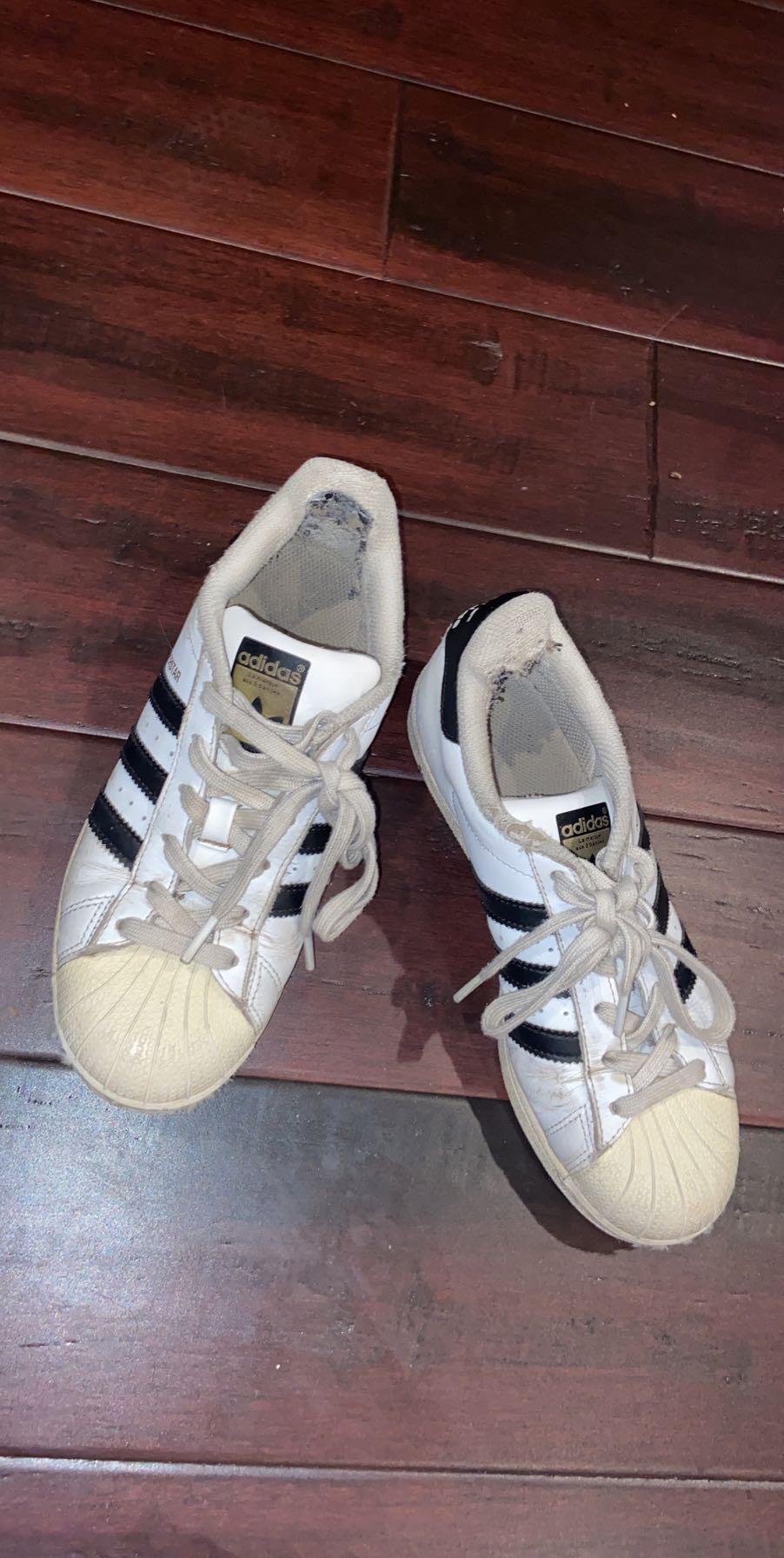 Who wants to buy them, they are so smelly! | Scrolller