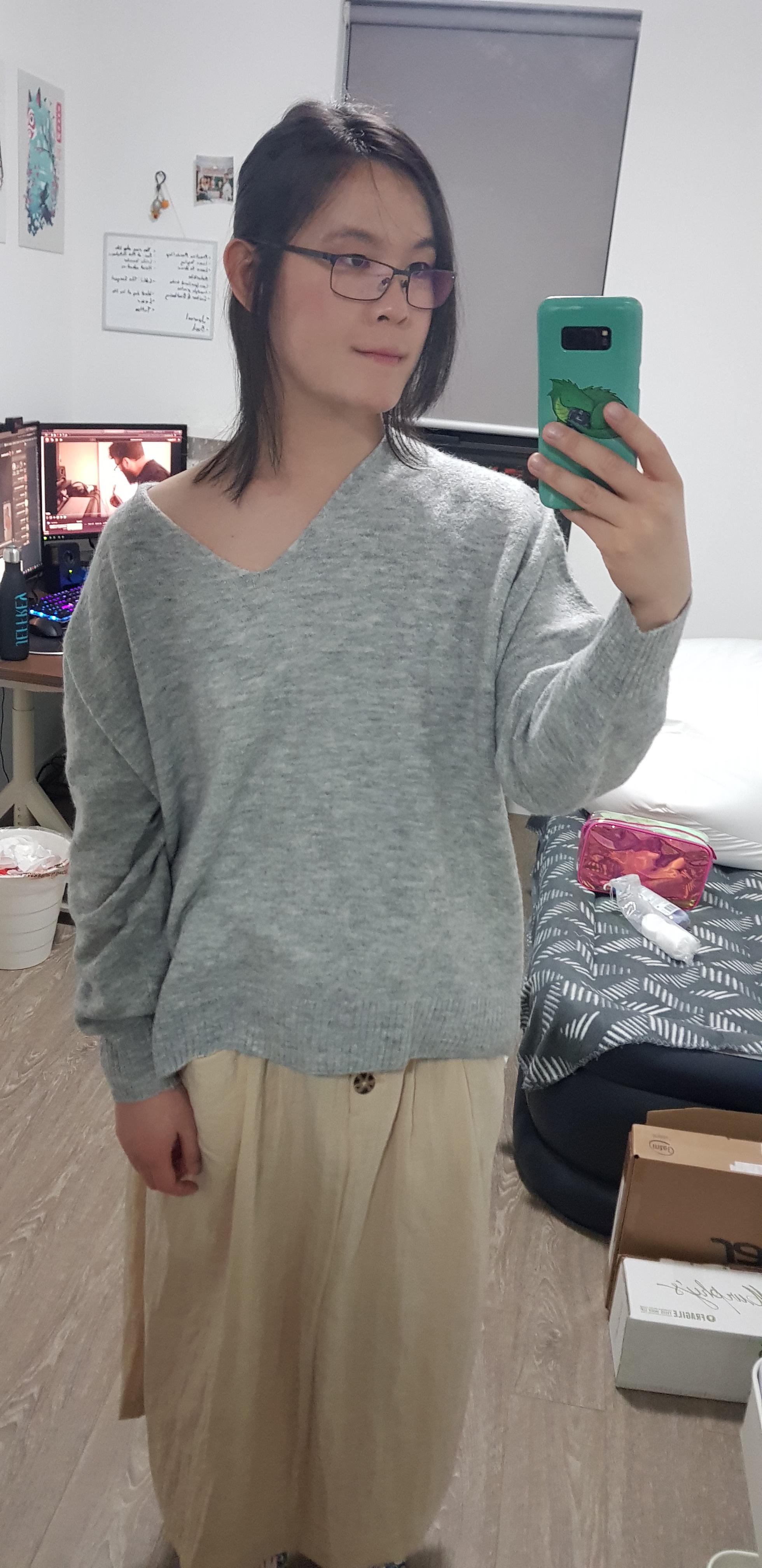 Who wants to see me bare more than just a shoulder? | Scrolller