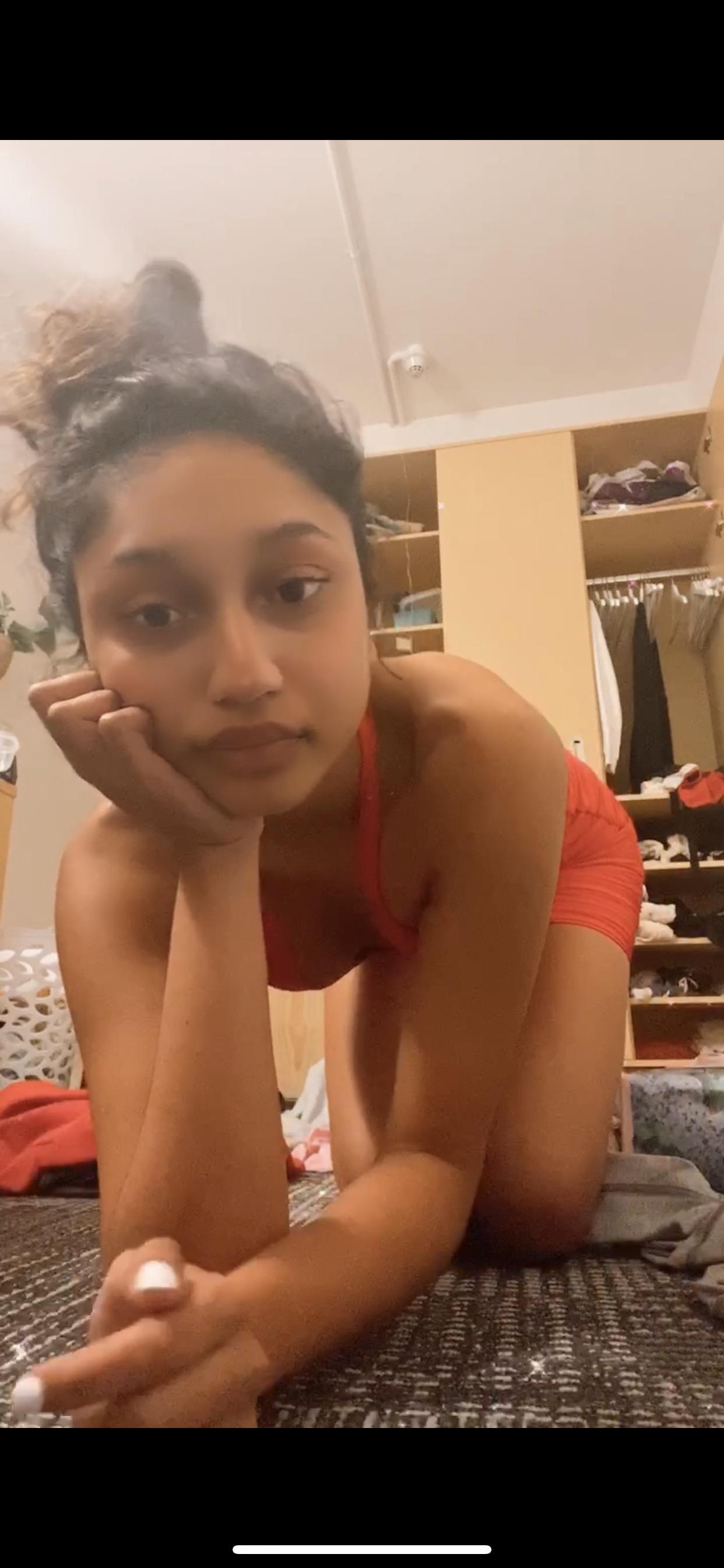 who wants to see me take my dress off ️follow my only fans | Scrolller