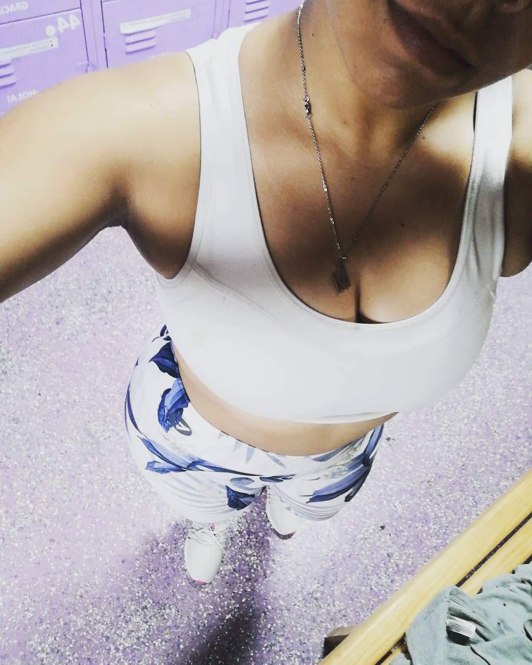 who wants to take out her pack? | Scrolller