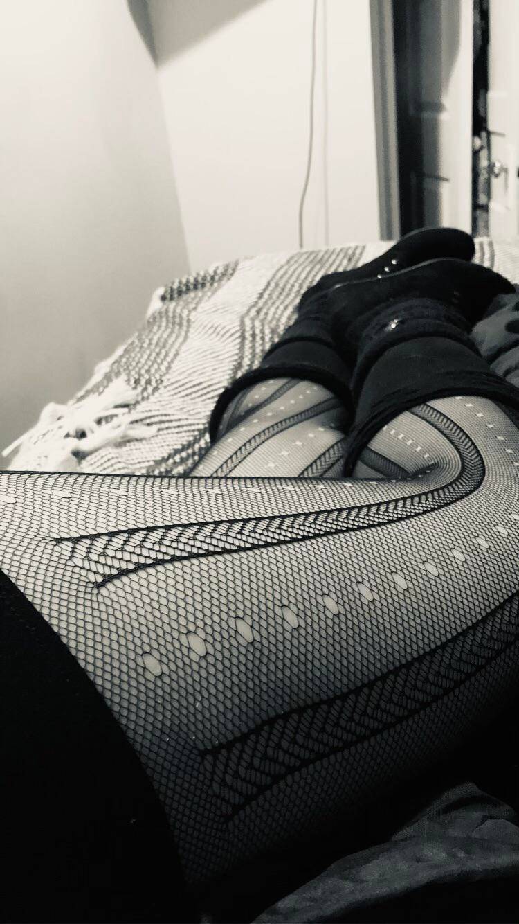 Who wants to worship my wife? | Scrolller