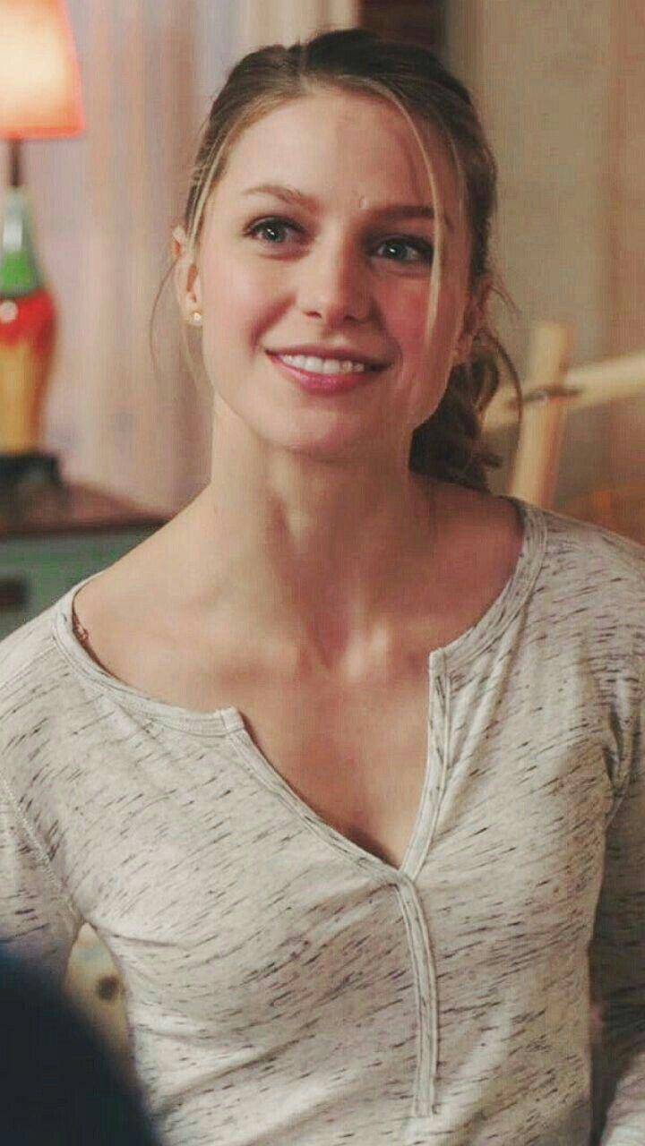 Who wouldn’t nut all over Melissa Benoist😍 | Scrolller