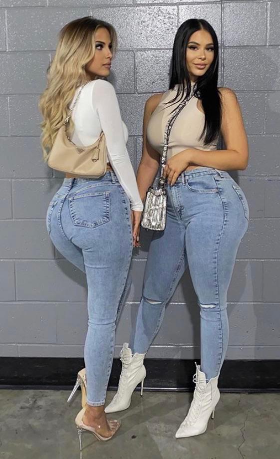 Whole lotta 🍑 | Scrolller