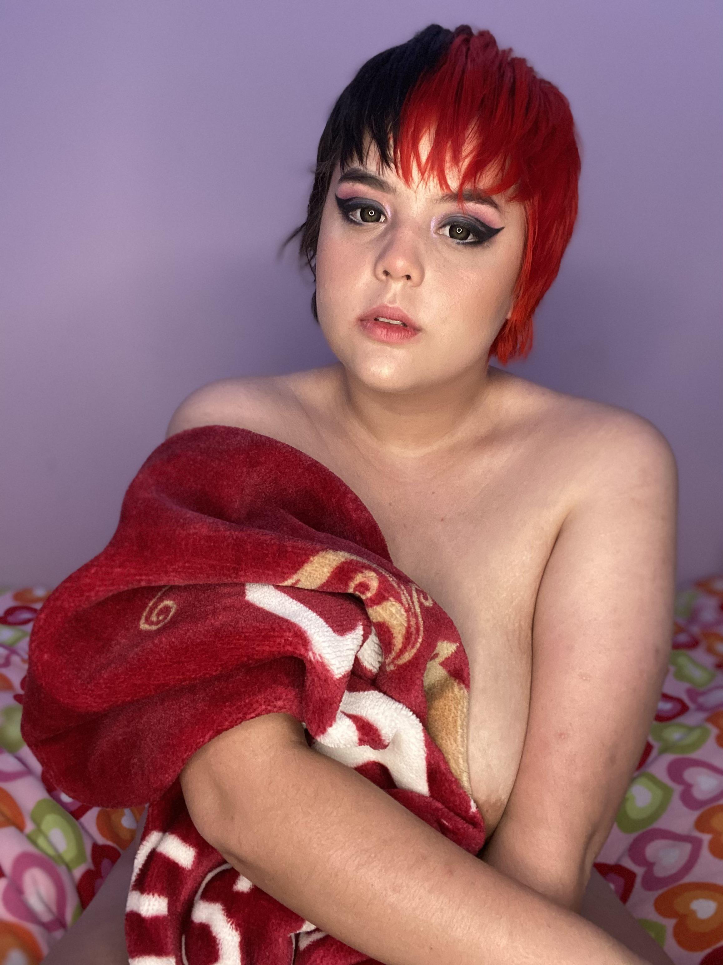 first time posting here! anyone wanna cuddle with me? | Scrolller