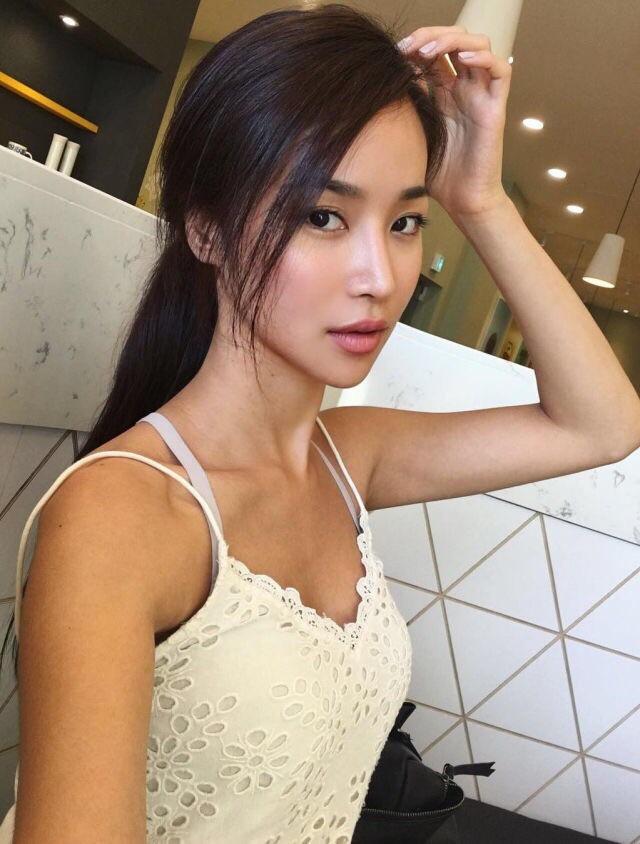 Why Hello | Scrolller