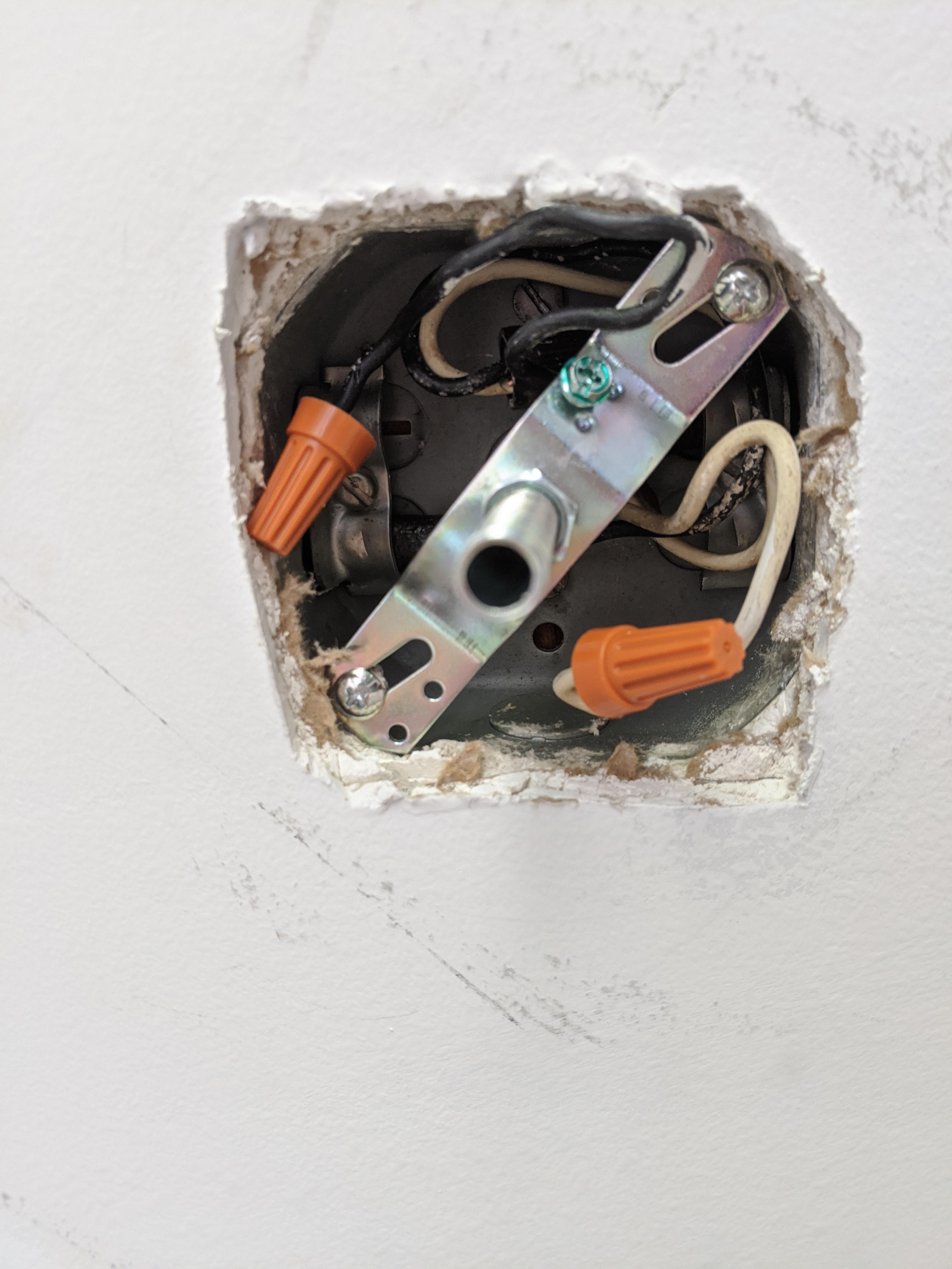 Why's there no grounding wire? | Scrolller