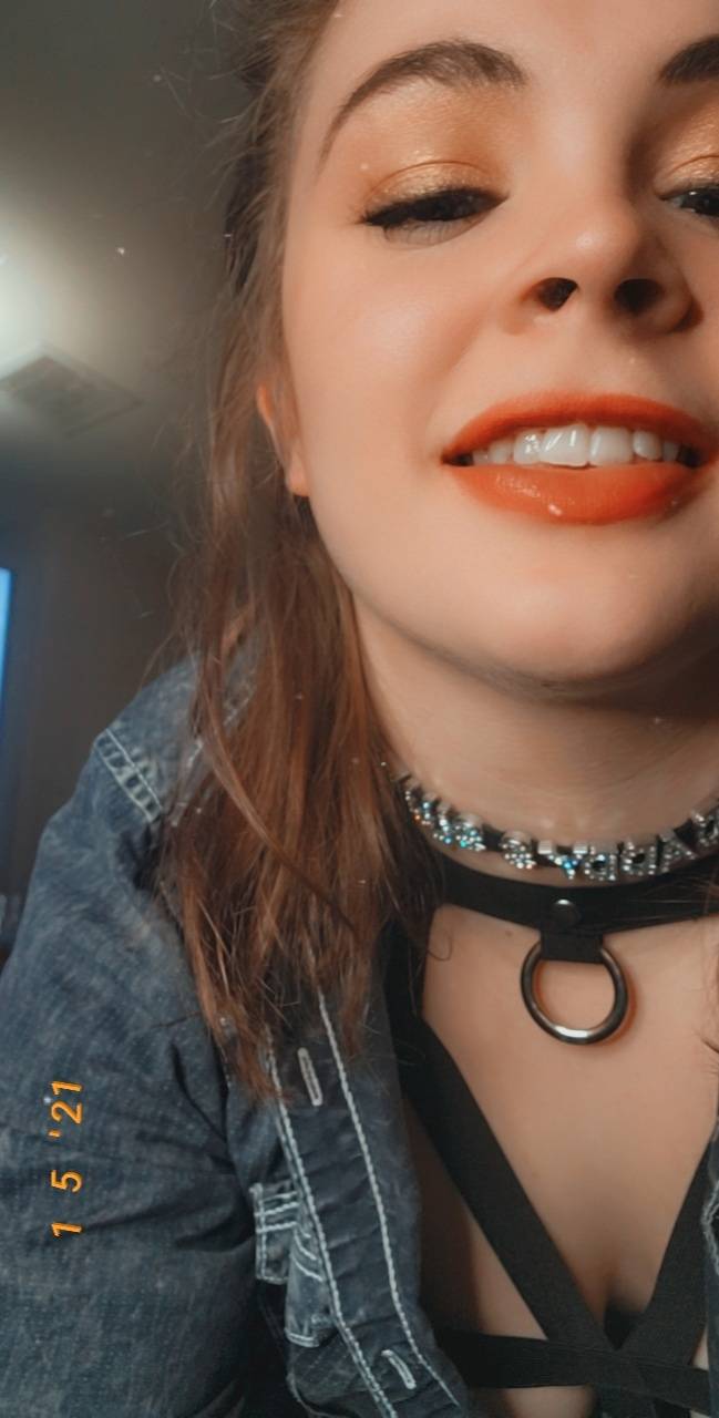 Wife is ready for her date with her bull | Scrolller