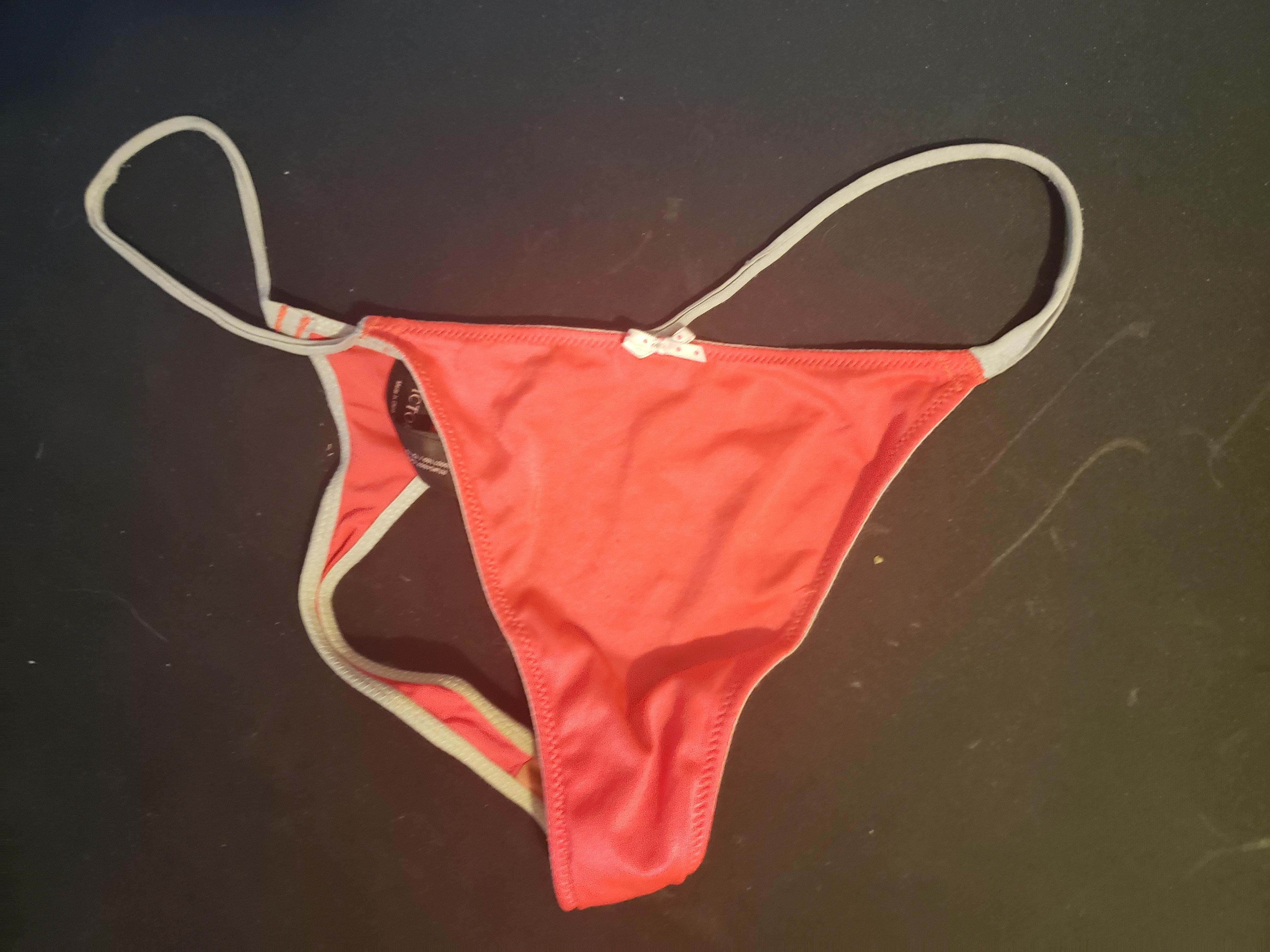 Wifes VS thong | Scrolller