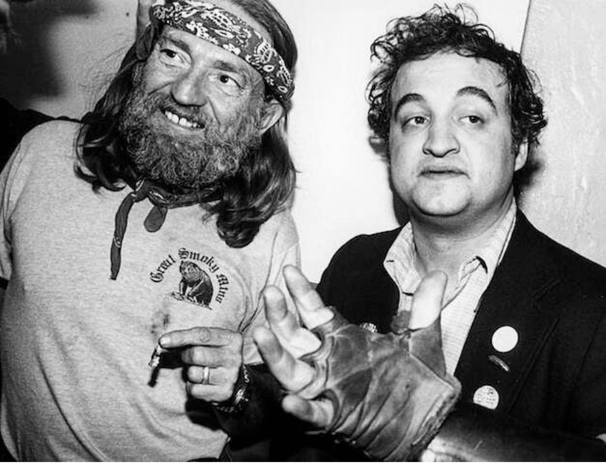 Willie Nelson and John Belushi chilling (1980) | Scrolller