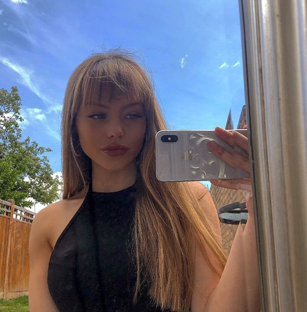 Windy selfie | Scrolller