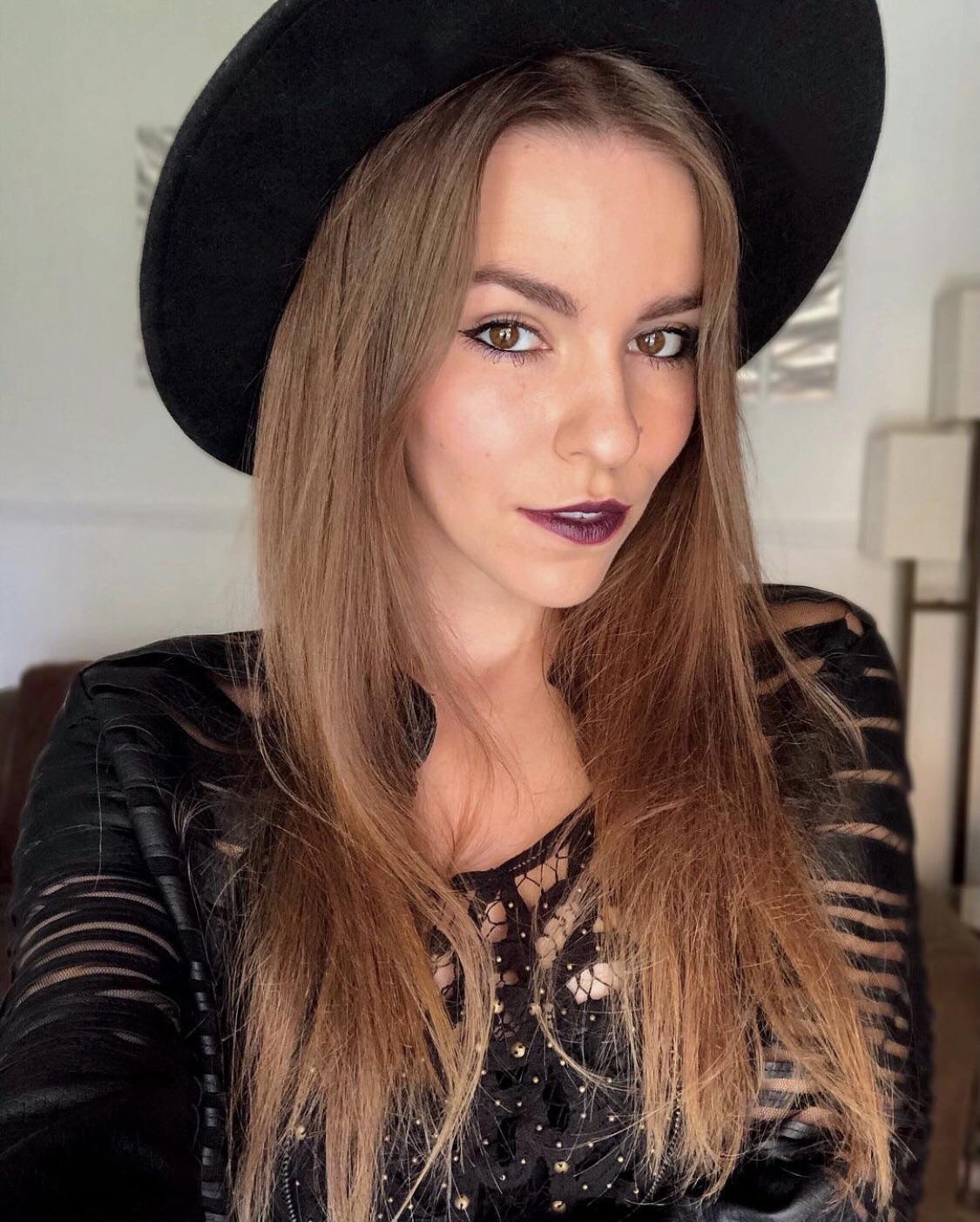 Witch face | Scrolller