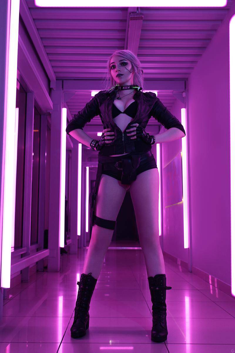 Witcher/Cyberpunk 2077 mashup cosplay by Sawaka | Scrolller