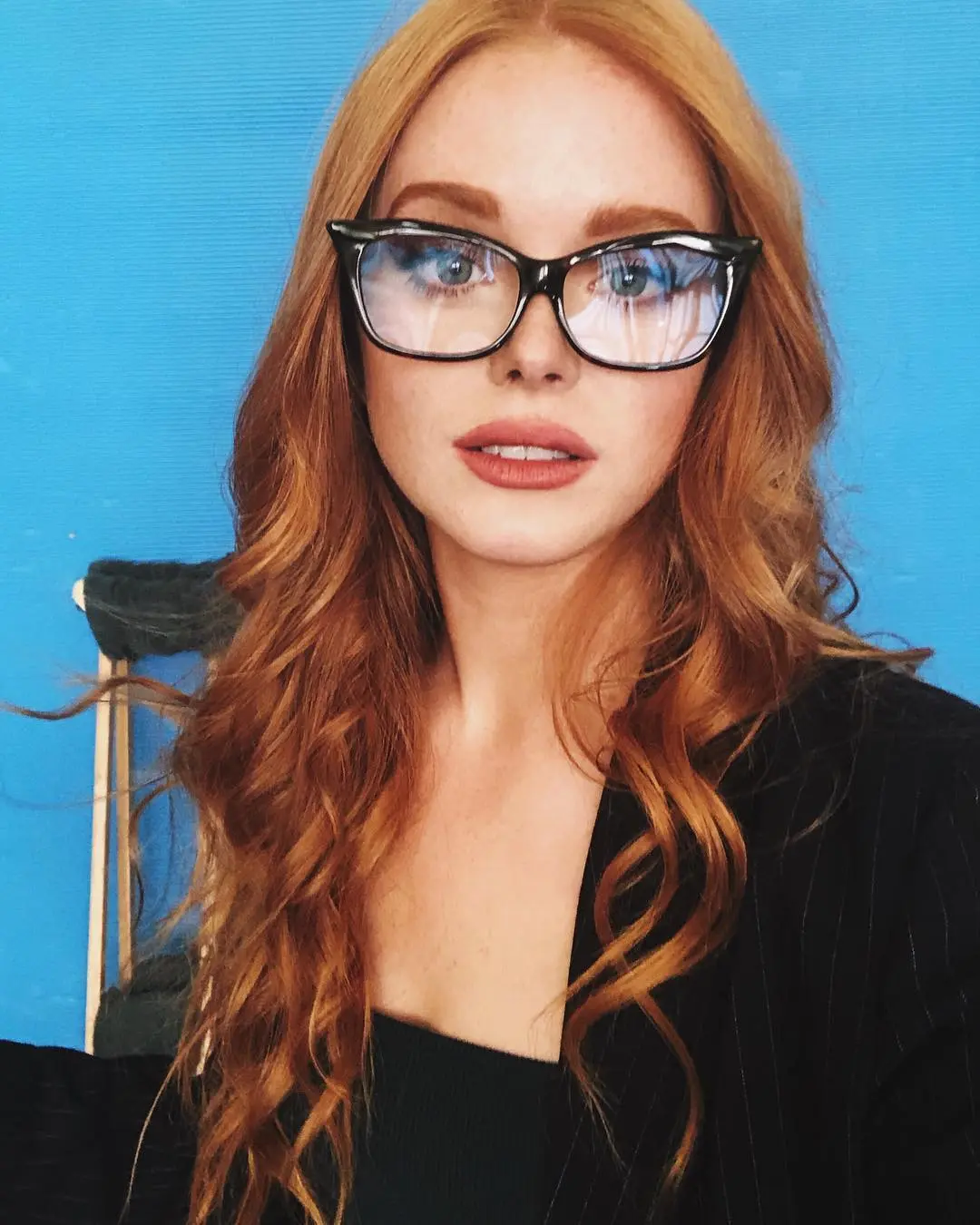 With Glasses Scrolller 5788