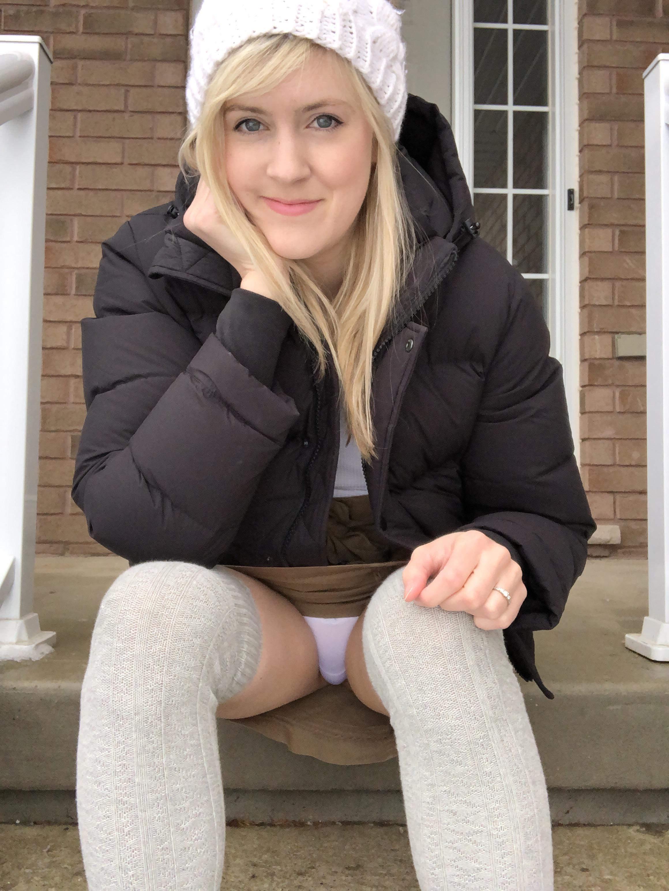 Wonder if the Uber driver can see my white panties from the street 🤔 | Scrolller